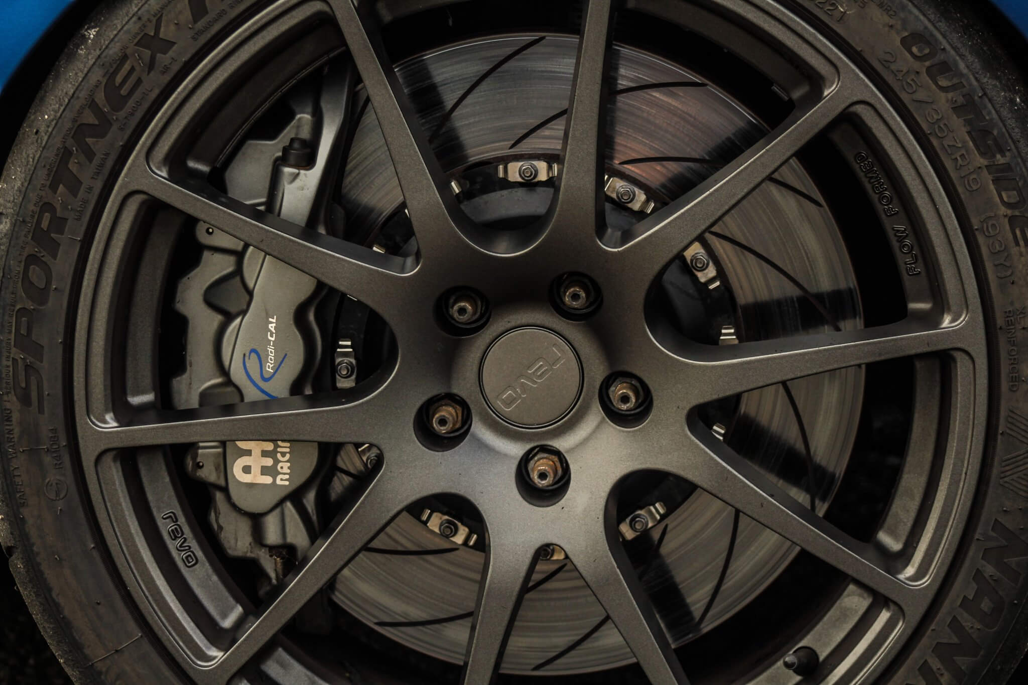 How to prepare for a Track day. Download our Free checklist ...